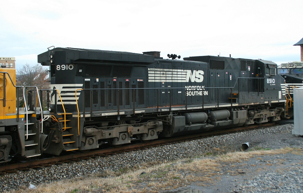 NS 8910